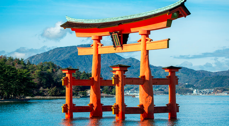 Magic in Japan: Day Trip to Miyajima - Magic of Miles
